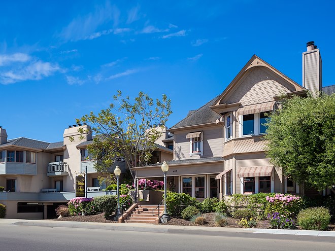 Monterey, CA Hotel Deals near Cannery Row - Victorian Inn